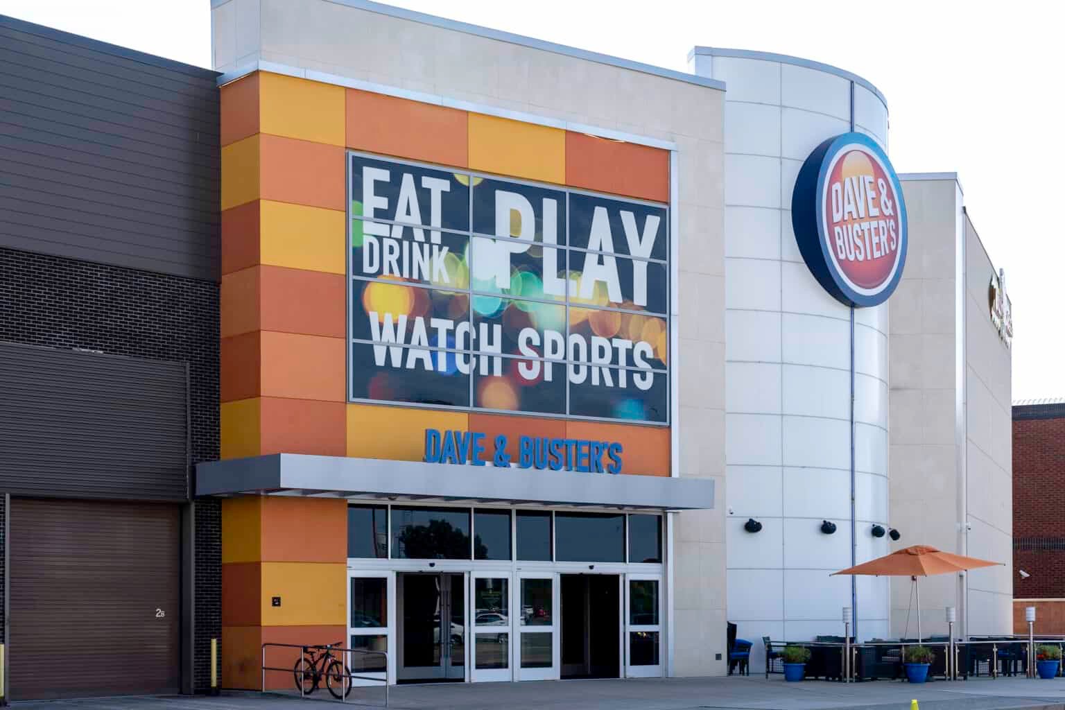 Dave & Buster's Brings Back Popular Eat, Drink & Play Combo - RetailWire