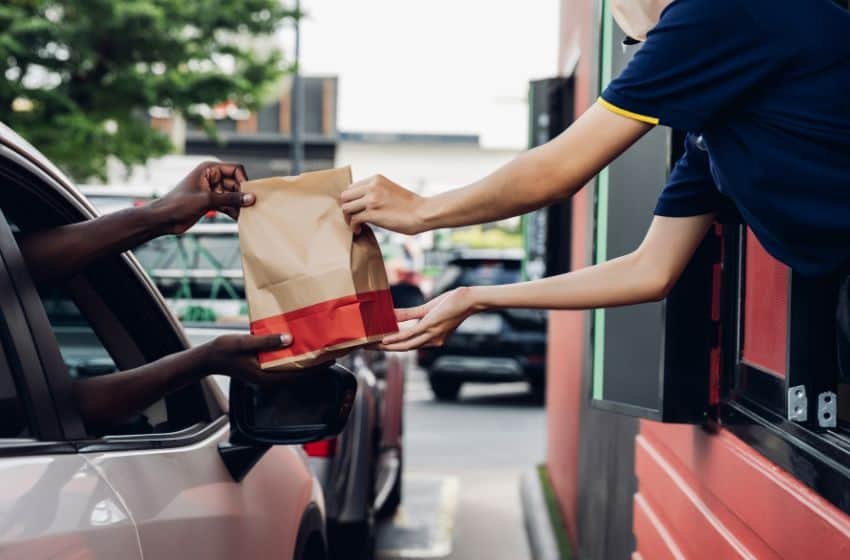 Fast-Food Workers 'Can't Afford To Eat the Meals They Serve,' Study ...