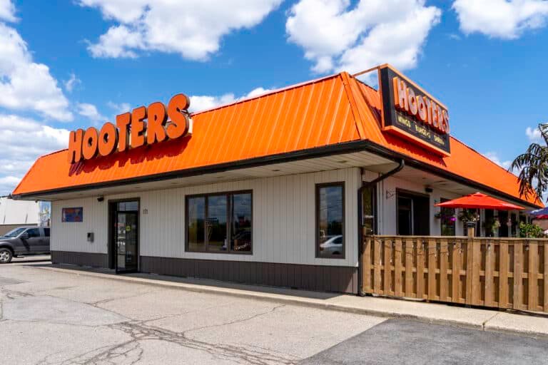 Hooters Could Be Preparing Bankruptcy Filing After Closing Several ...