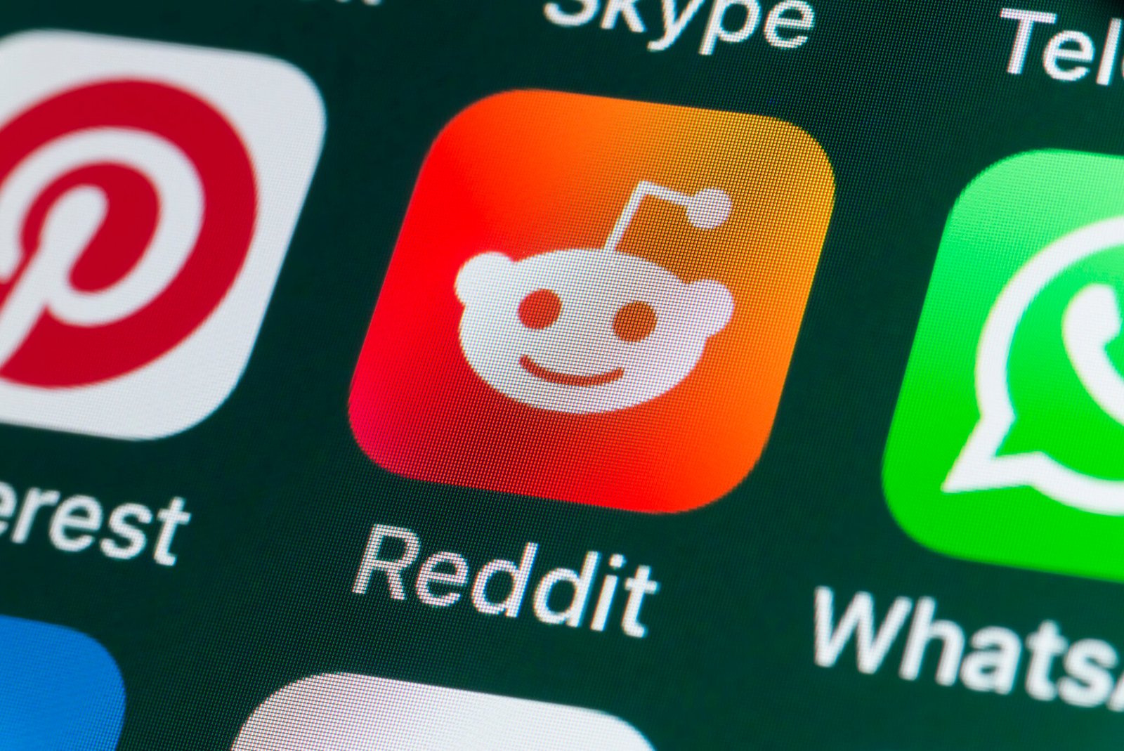 Reddit Stock Tumbles After User Growth Fails To Impress Investors ...