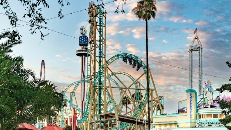 Six Flags Cuts 135 Jobs at Knott's Berry Farm, Magic Mountain, & Other ...