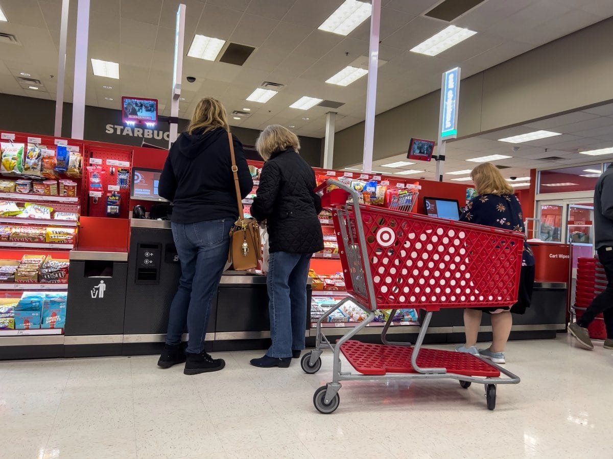 Will the Gulf Between Walmart and Target Deepen in 2026?